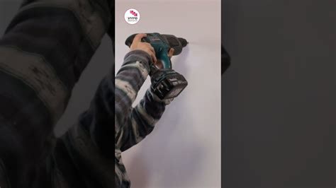 סרטון טיפ תליית מתלה מגבות על הקיר אתר מידרג