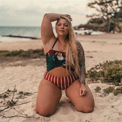 20 Beach Pictures Poses Ideas In 2025 Beach Pictures Picture Poses