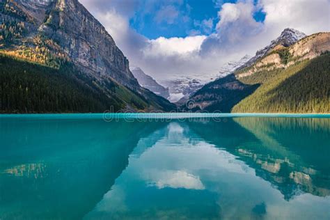 Turquoise Lake Louise In The Canadian Rockies Stock Image Image Of Green Famous 232190781