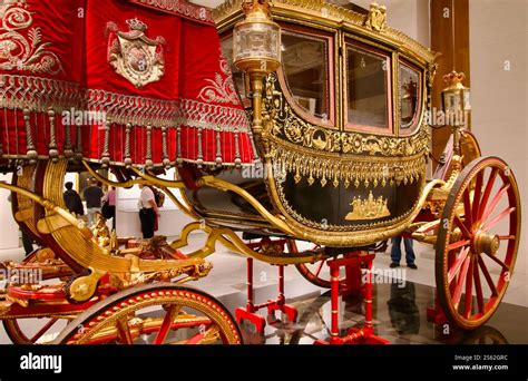 1829 1823 Carriage Of The Royal Crown By Coach Maker Julian Gonzalez