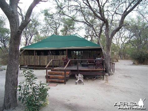 Johan Calitz Safaris Botswana Sankuyo Camp