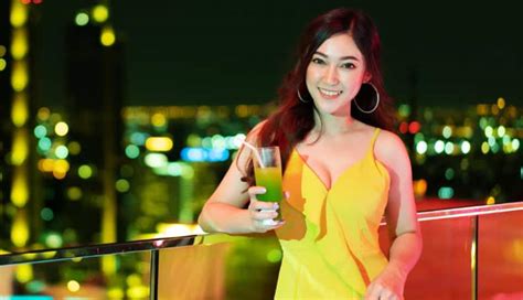 27 Easy Moves And Secrets To Approach And Pick Up Girls At A Bar Even If