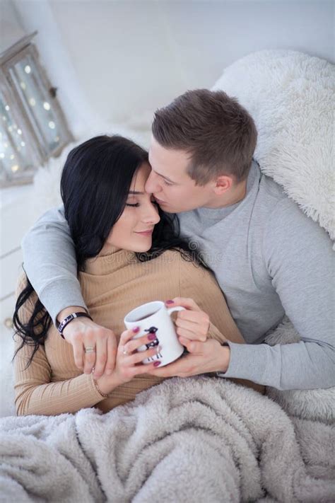 Cute Couple Pictures In Love