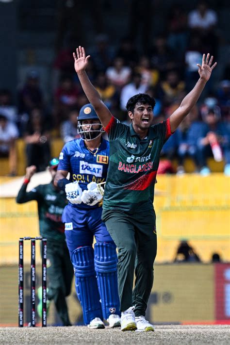 Bangladeshs Hasan Mahmud R Celebrating After Taking The Wicket Of Sri Lankas Dimuth Karunaratne