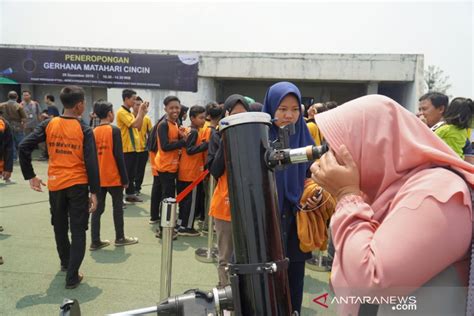 Pengunjung Pp Iptek Tmii Melonjak Saat Gerhana Matahari Cincin Antara