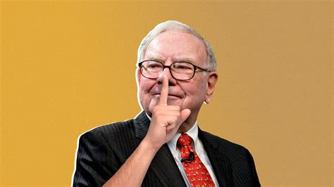 Download Warren Buffett Shh Hand Sign Photo Wallpaper