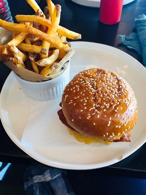 The New Deal Burbank Photos And Restaurant Reviews Order Online Food