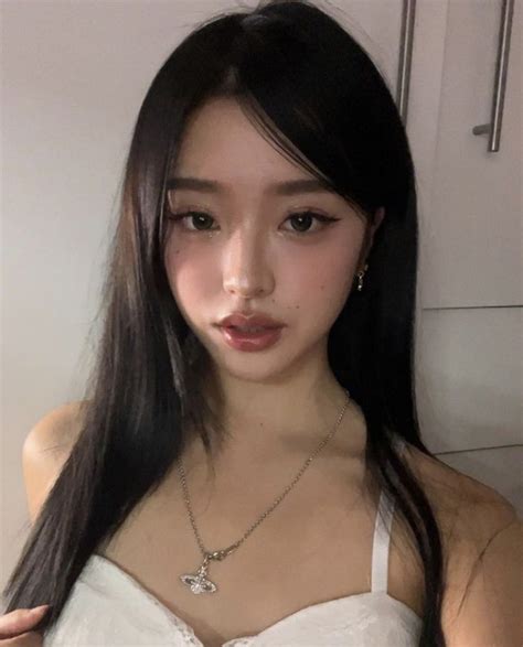 Pin By Vik44 On Workout Soft Makeup Looks Asian Eye Makeup Asian Makeup Looks