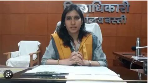 सौम्या अग्रवाल आईएएस लंदन में नौकरी पहले प्रयास में पास किया Upsc…