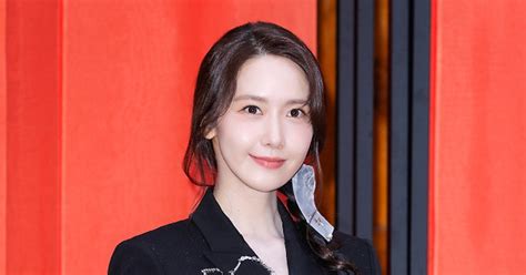 임윤아 우아한 미소 포토