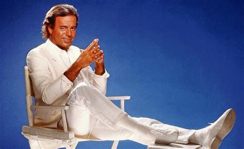 Picoteando El Espectaculo Julio Iglesias El Artista Que Sin Voz
