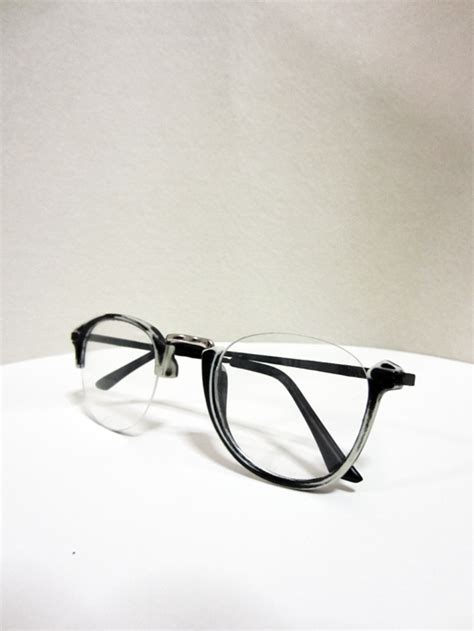 © Vvhatif Asymmetrical Eyeglass