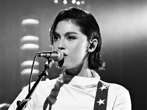 Quem é Gracie Abrams Cantora Em Ascensão E Pupila De Taylor Swift Aconteceu Bicas