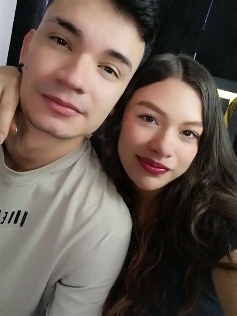 Maitheliam免费直播表演和xxx聊天 Xhamsterlive