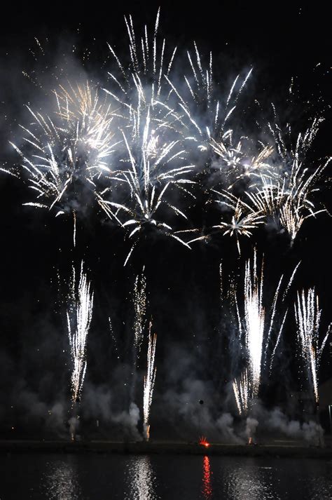 Wird Das Feuerwerk Am Saarweinfest In Saarburg 2022 Gezündet