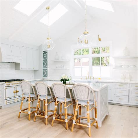 Kitchen With Vaulted Ceiling Island Lights