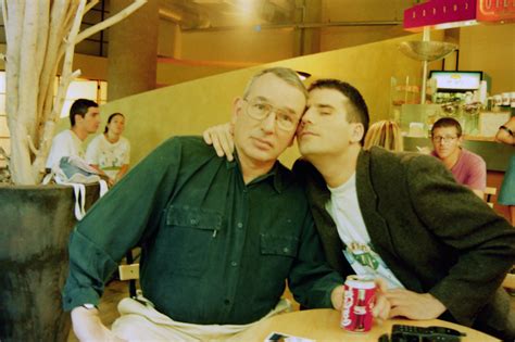 תמונה של ירון לונדון עם אילן שושן מתוך סלבריטי אידיבי