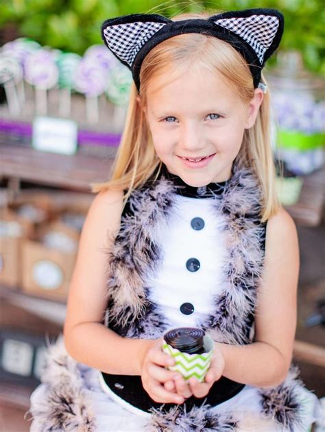 Halloween Trick Or Treat Candy Station Halloween Hacks Halloween