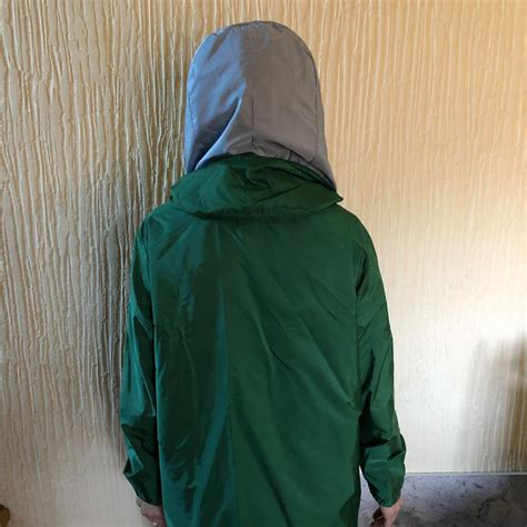 Дощовик Miu Miu — ціна 2450 грн у каталозі Плащі Купити жіночі речі за доступною ціною на Шафі