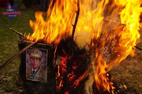 ရေစကြို ပြည်သူများက မင်းအောင်လှိုင်ကို ကျိန်စာတိုက်၍ နာရေး အခမ်းအနား ပ