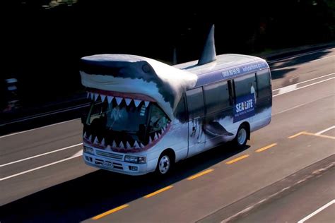 Chiến Dịch Ooh “shark Bus Meet Shark Bait” Hài Hước Của Mcdonalds Và Uber Eats