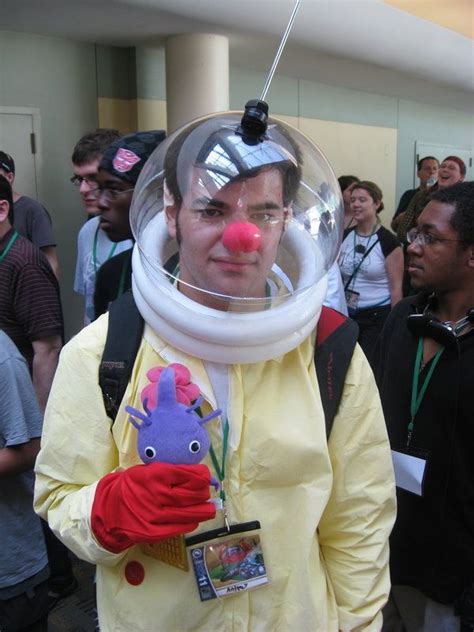 Captain Olimar Captain Holidays Halloween Halloween Costumes