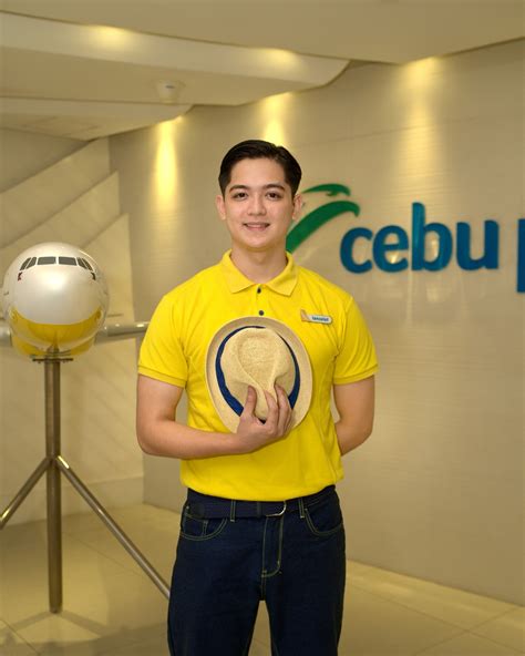 Mark Reyes Itsmarkreyes25 • Instagram Photos And Videos