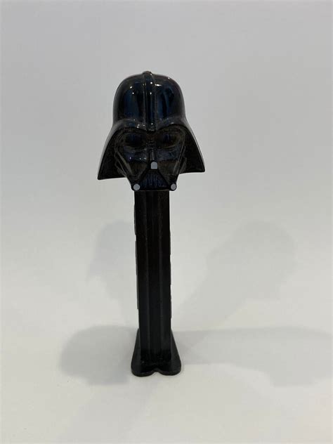 Vintage 1997 Star Wars Darth Vader Pez Dispenser Lepicker