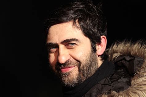 Tezahürat Altında Emin Alper Cinedergi