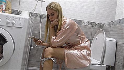Blondy Sexy Toilet Clips Mp4 Blondy999 Clips4sale