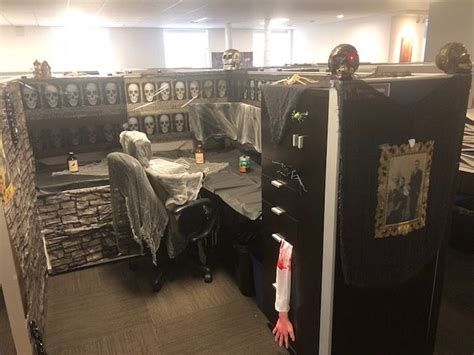 Spooky Halloween Office Decoration Ideas