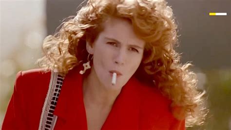 Emma Roberts Smoking Cigarettes Emma Roberts Smokes A Cigarette As She