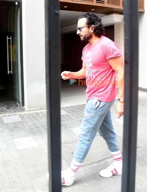 Photos Saif Ali Khan Snapped At Soha Ali Khans House In Bandra