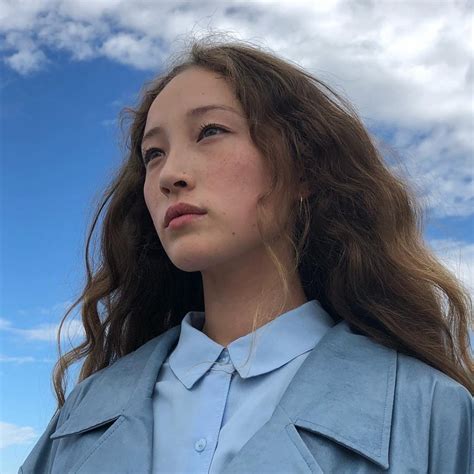 Làm Thế Nào để Tự Tin Với Tàn Nhang Như Thần Tượng Của Bạn Elle