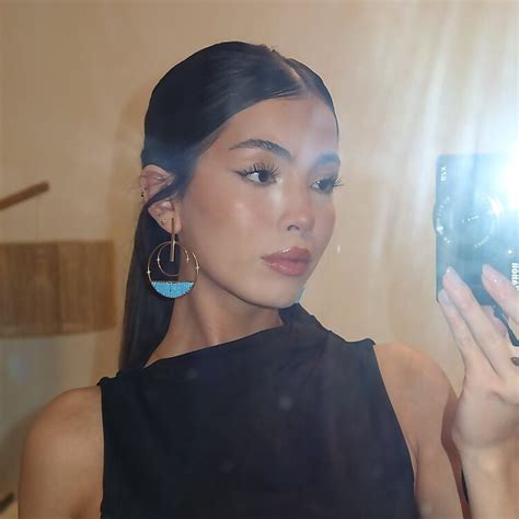 Top 80 Canadian Fashion Influencers In 2025