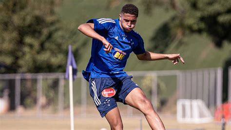 Lateral Esquerdo Rafael Santos Na Mira Do Coritiba Diário Celeste