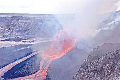 Hawaiis Kilauea Volcano Erupts With Lava Pouring Out From Multiple