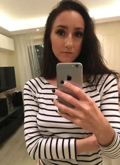 Anyone Recognise This Russian Camgirl Please Scrolller