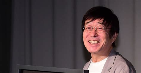 포토 김창완 팬들 준비한 플래티넘 음반에 미소