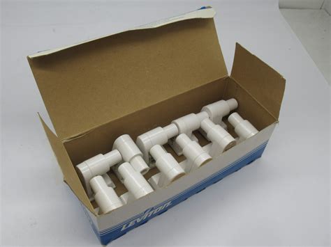 Leviton 2536 Slimline Fluorescent Lampholder Wplunger 660w 1000v Lot