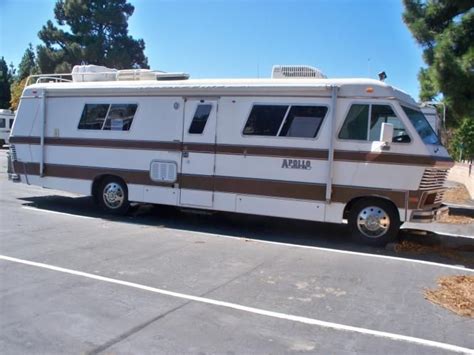 In Pictures Fourteen Sleek And Stylish Vintage Rvs Artofit