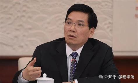 秦光荣覆灭记：迷信风水，私生活混乱，曾有一名女子挺着大肚子到市委大院找他 知乎