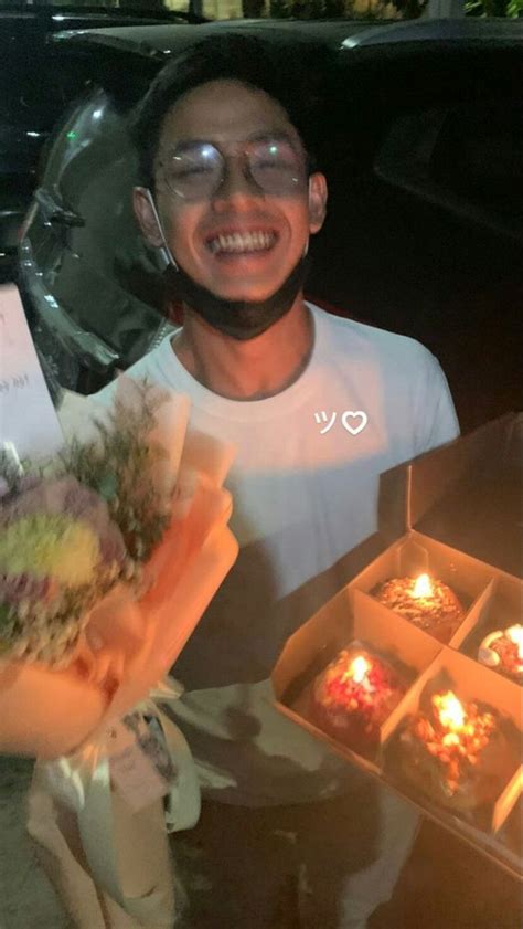 Pin By Me Myself N I On Mork Funny Couple Poses Couple Photography