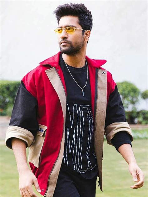 Vicky Kaushal And Manushi Chillar To Start Shooting For Their Next In