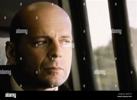 Bruce Willis Film Unbreakable Usa 2000 Characters David Dunn