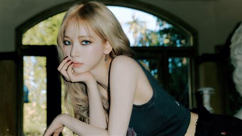 에스파의 카리나 매운 MV 촬영 K 배경화면 다운로드