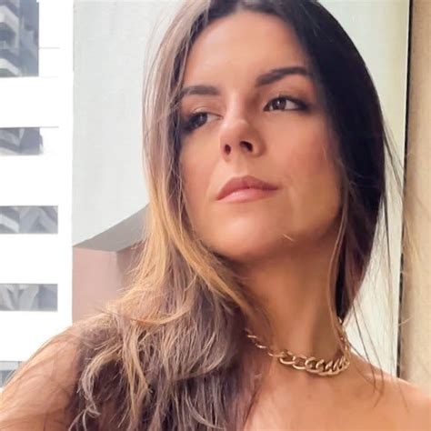 Fernanda Lino Feelino • Threads Say More