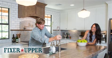 Chip And Joanna Gaines Fakest Detail About Fixer Upper Left Many Families With Empty Homes