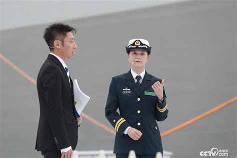 《开讲啦》人民海军首位女实习舰长韦慧晓开讲：敌人的弹药不分男女（5月4日）