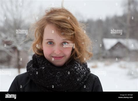 Russian Teen Girl Fotos Und Bildmaterial In Hoher Auflösung Seite 2